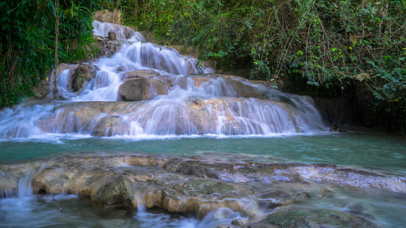 About the falls – The World Famous Dunns River Falls